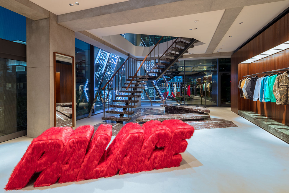 Swest Kicks | 100% Authentic, Exclusive Sneakers and Streetwear